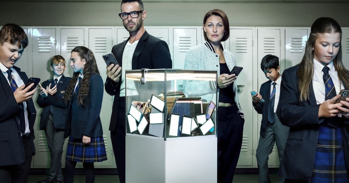 Swiped: The School That Banned Smartphones | Freely